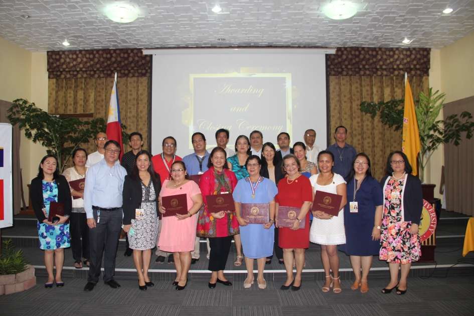 CNU honors loyalty awardees | Cebu Normal University